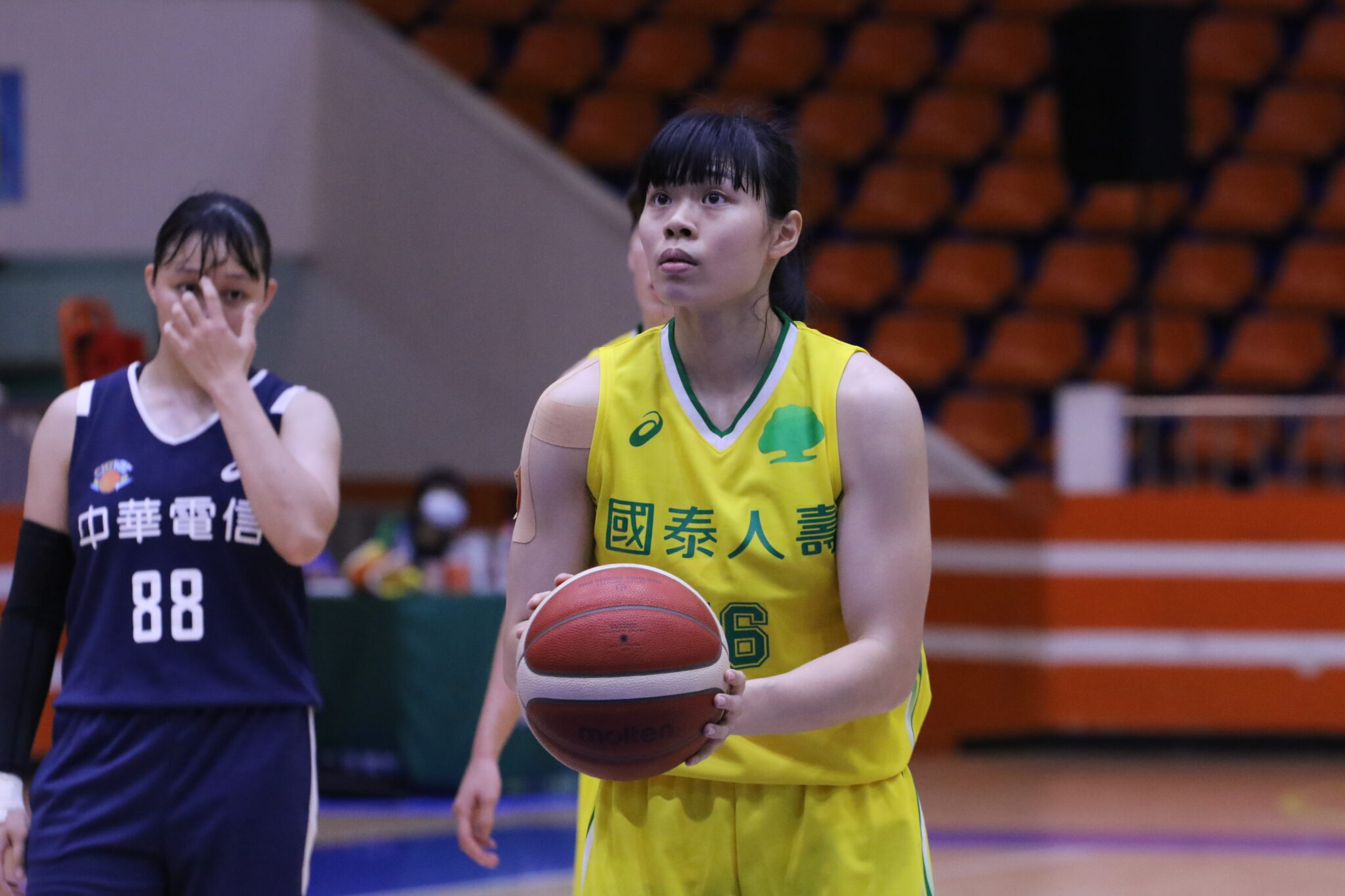 【WSBL】學姊輪休學妹照轟 國泰開季三連勝、跨季50連勝 - Double Pump 女子籃球誌