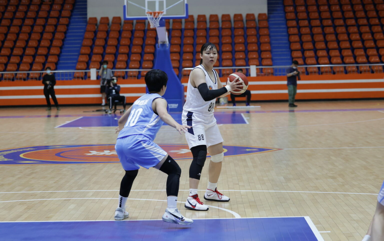 【WSBL】電信「慢熱」半場回神 潘姿吟末節13分領軍逆轉勝 - Double Pump 女子籃球誌