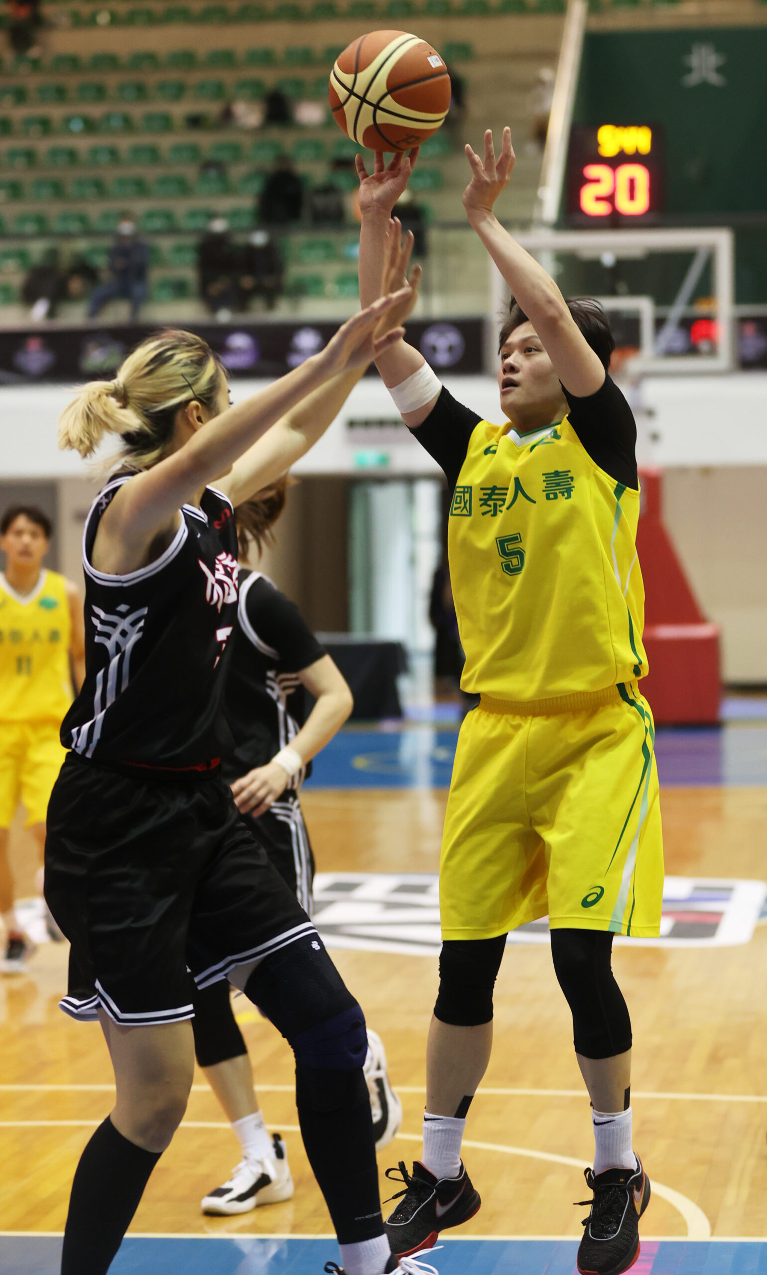 【WSBL】學姊發威！ 國泰4分勝台元首登龍頭 - Double Pump 女子籃球誌