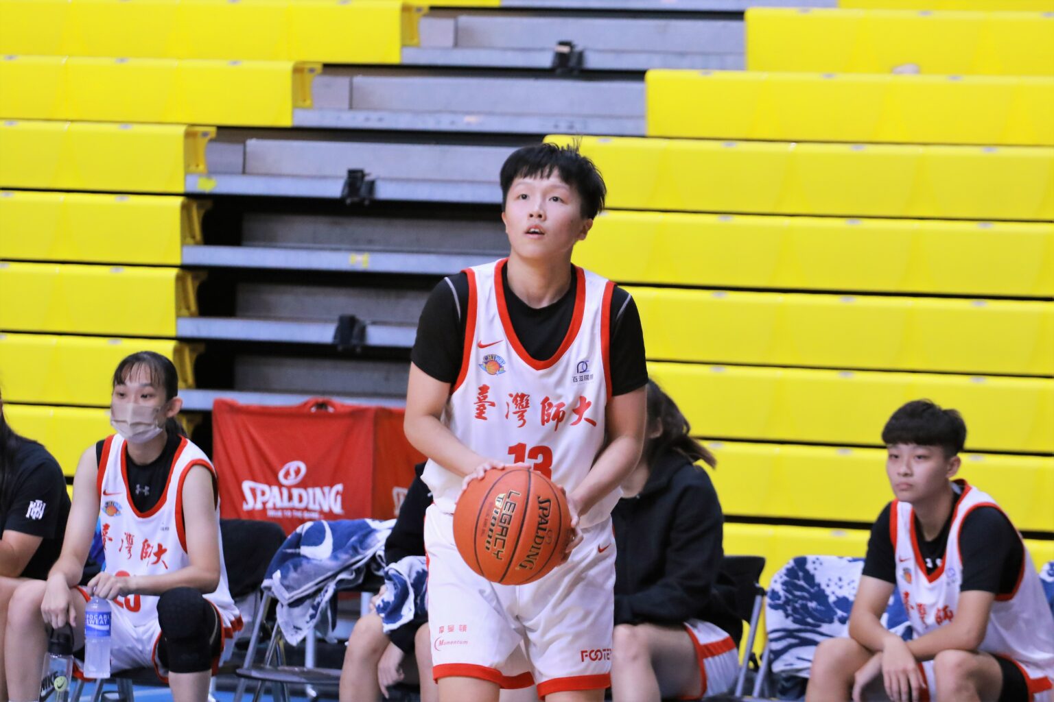 【112UBA】換新球衣回母校 台師大林佳蓉24分不怯場 - Double Pump 女子籃球誌