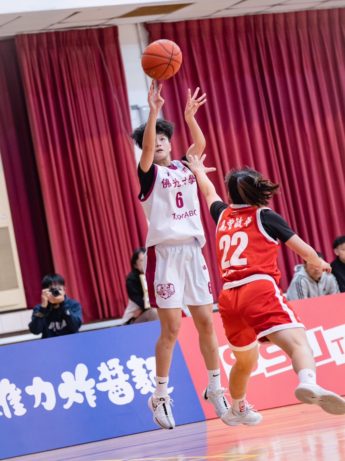 【112UBA】好想贏！連文鈴關鍵三分 佛光5分退臺師大晉級六強 - Double Pump 女子籃球誌
