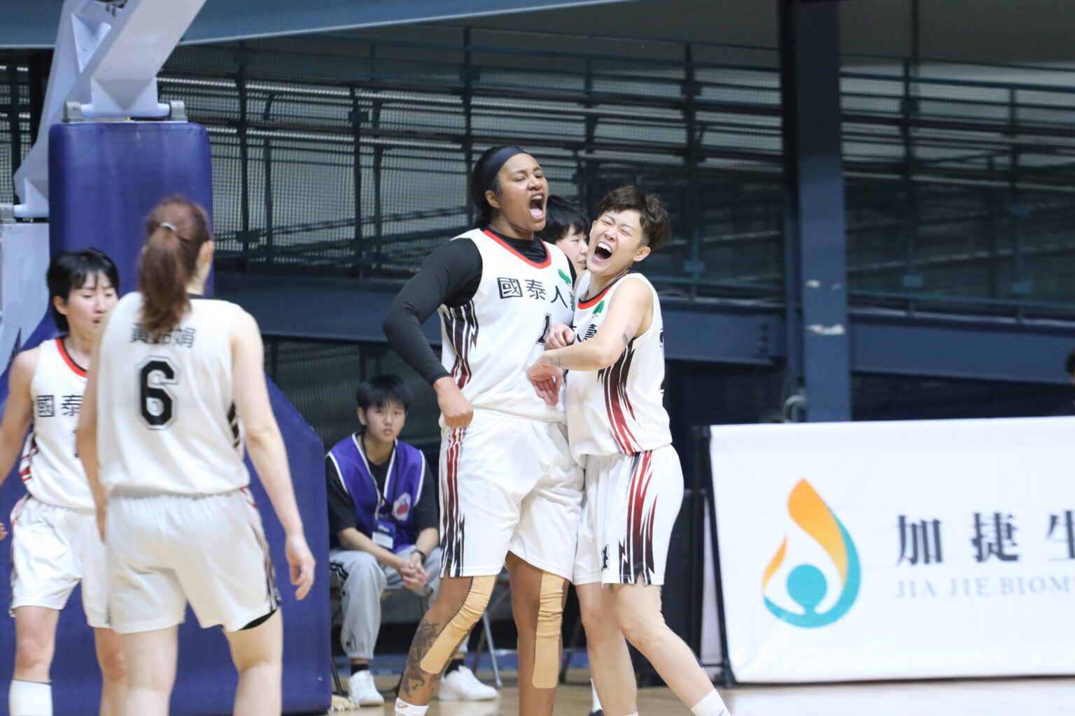 【WSBL】「殺手鐧」陳鈺君18分串連 國泰對戰台元本季首勝開胡 - Double Pump 女子籃球誌