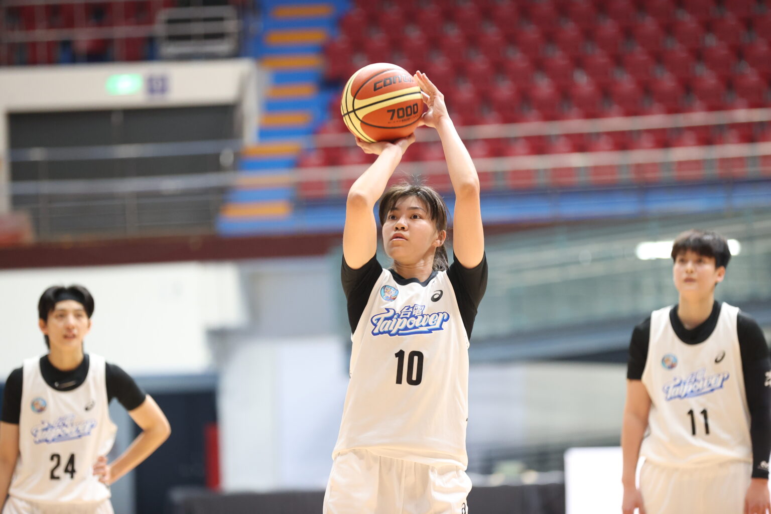 【WSBL】累積自信不斷進步 台電新人廖瑋晴暫居得分后 - Double Pump 女子籃球誌