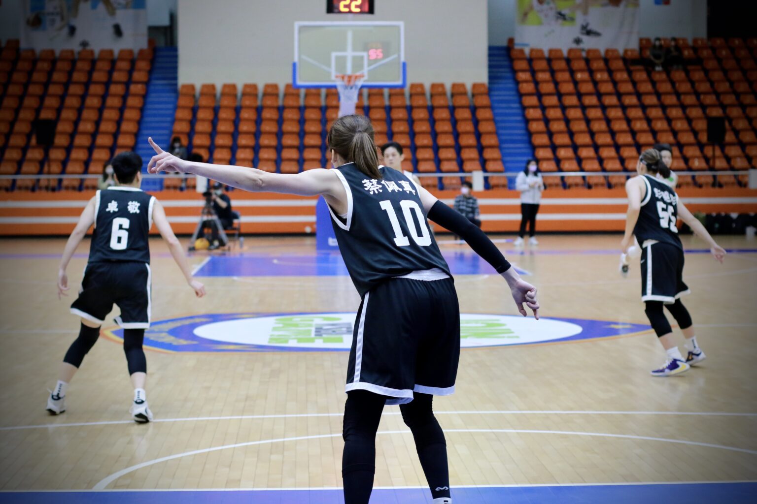 【特輯】溫柔展臂守護「籃板到地板」 WSBL全勤生蔡佩真謝幕翻篇 - Double Pump 女子籃球誌